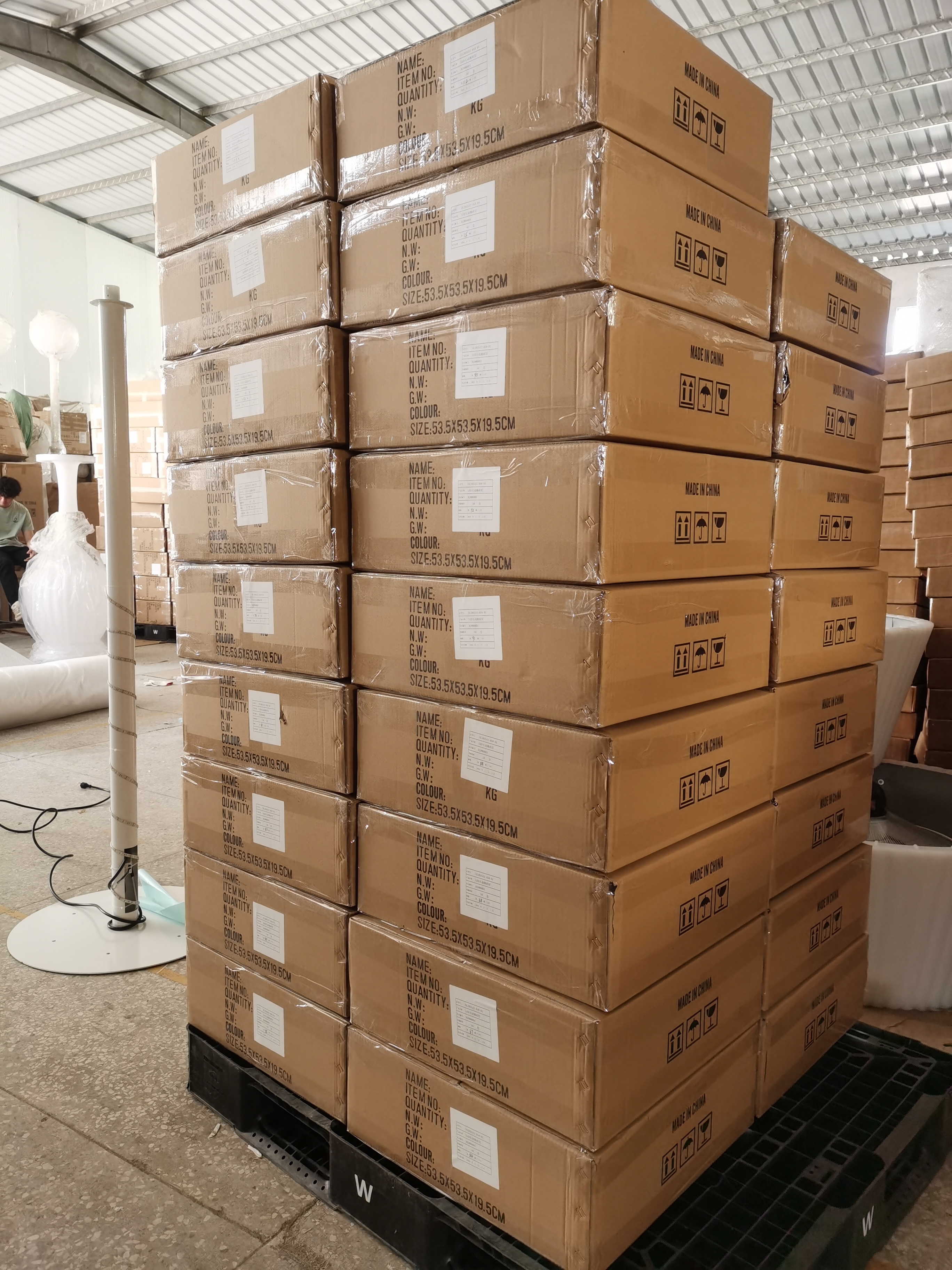 300 unidades de azulejos de piso LED interativos entregues para um ...